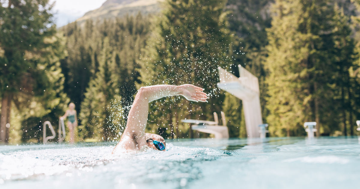 The forest swimming pool Lech - Lech Zürs